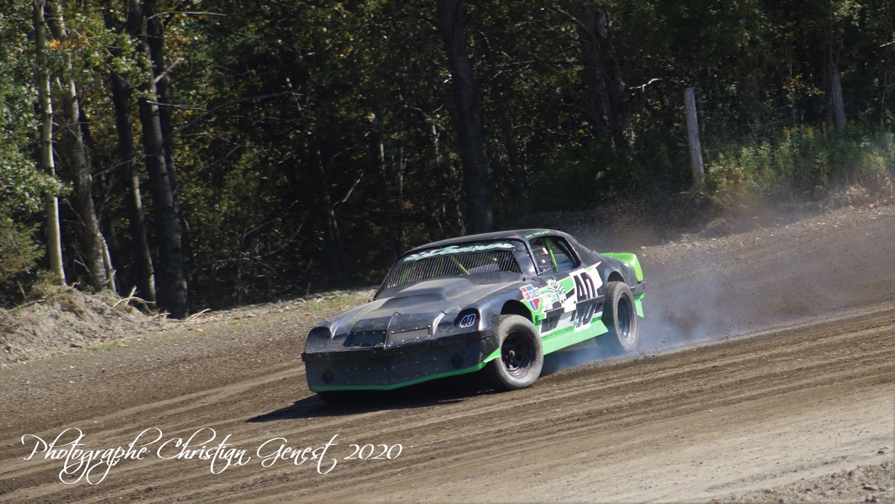 Kenny Jacques #40, 16