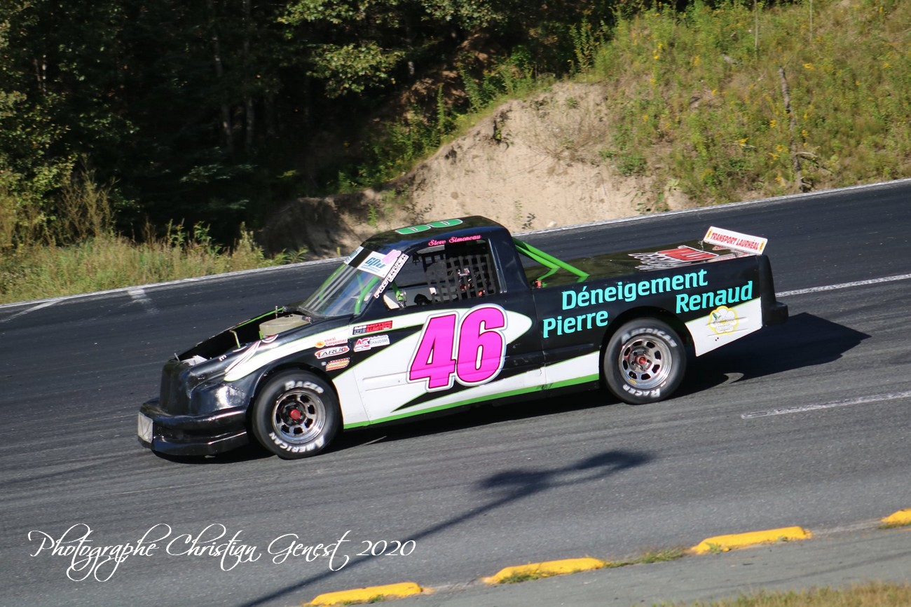 Steve Simoneau #46, 00, 18