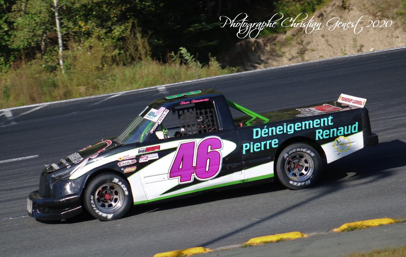 Steve Simoneau #46, 00, 18