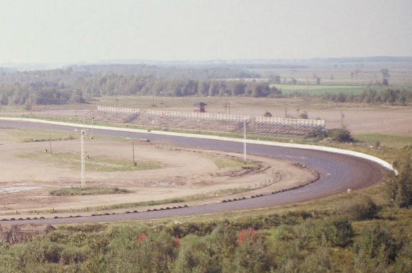 Autodrome Granby - Photos et articles de journaux - Années 1970